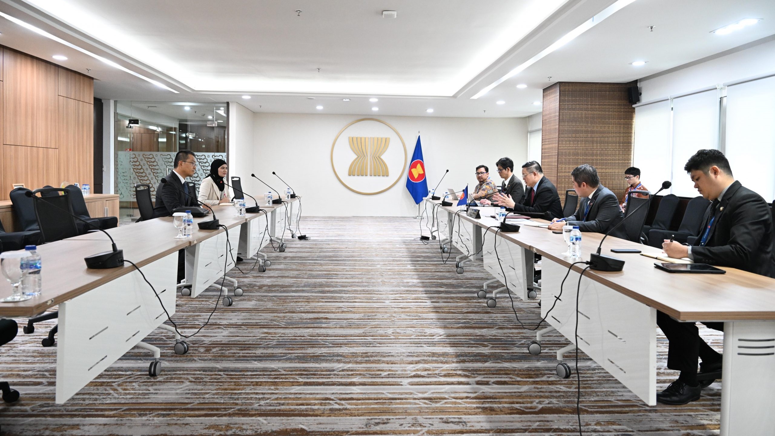 ERIA and ASEAN Secretariat Discuss Preparations for ERIA School of Government Leadership Lecture ...