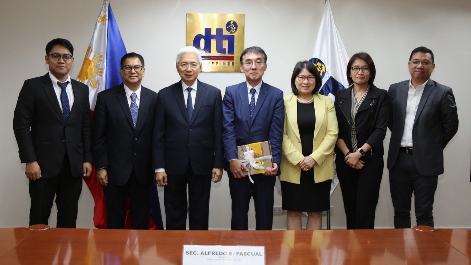 ERIA President Meets Department of Trade and Industry Secretary of the ...