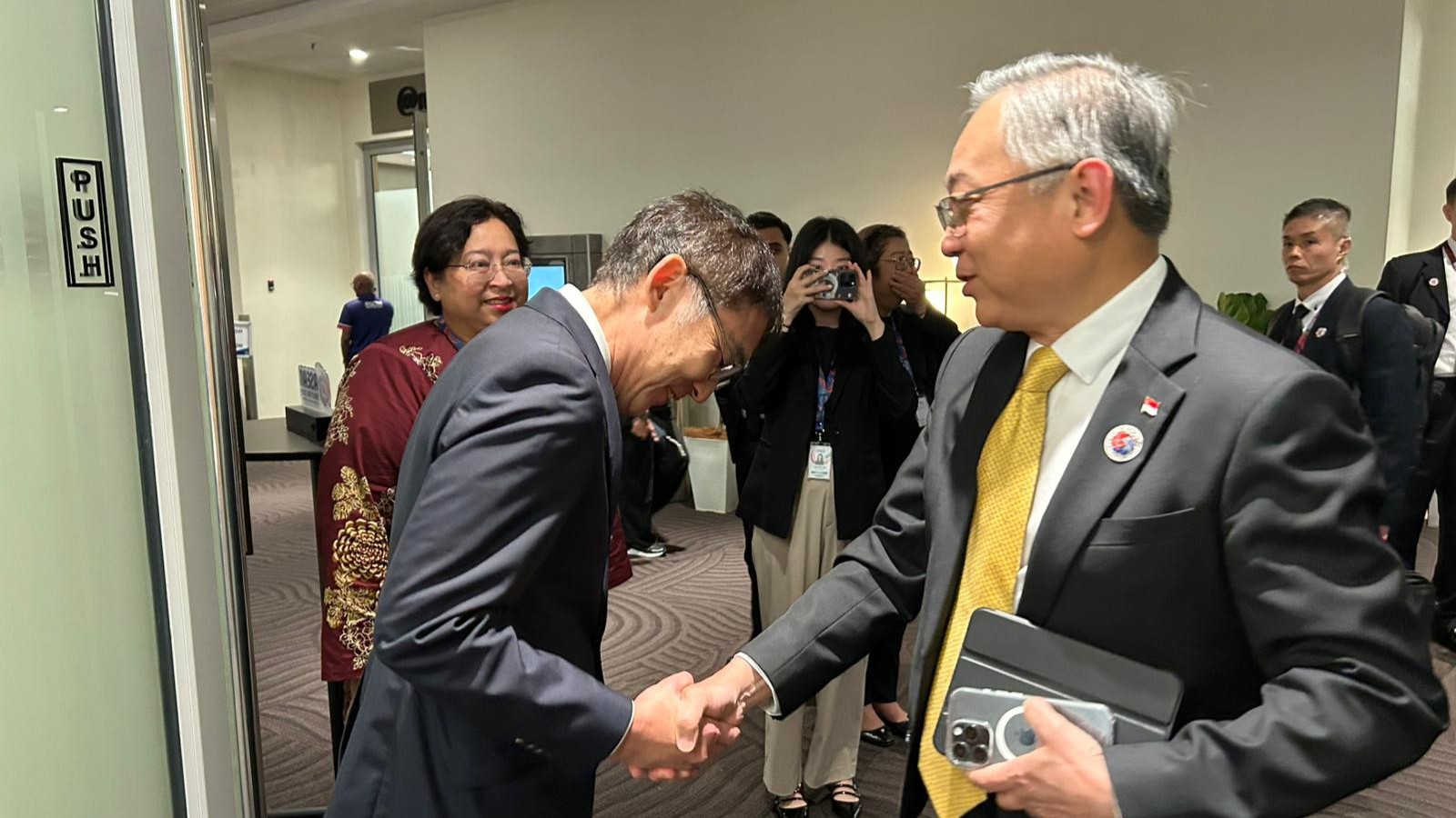 ERIA President and Singapore’s Deputy PM Discuss Cooperation Ahead of ...